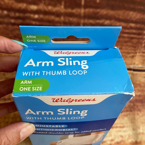 walgreens | Other | Walgreens Arm Sling W Thumb Loop Padded Shoulder ...